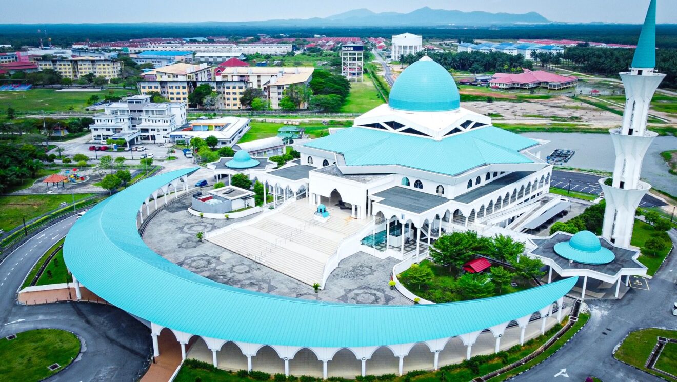 Sedekad Masjid Sultan Ibrahim sebagai simbol paradigma tauhid dan ...